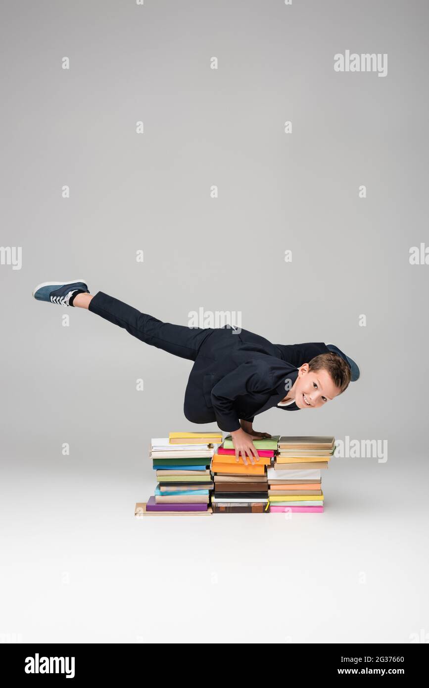 Kid handstand school hi-res stock photography and images - Alamy