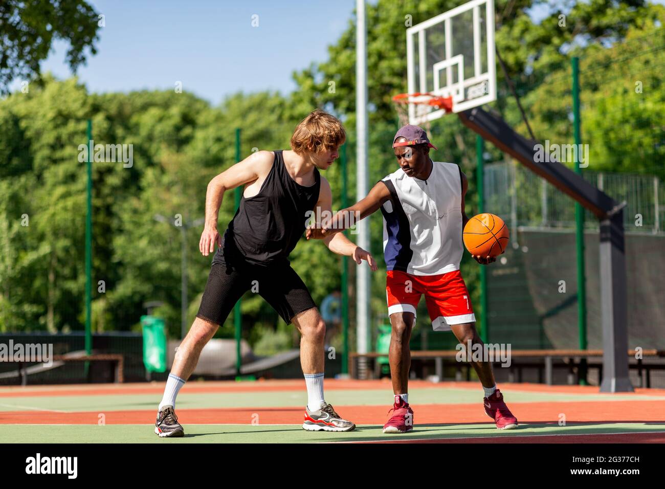 Professional basketball players hi-res stock photography and images - Alamy