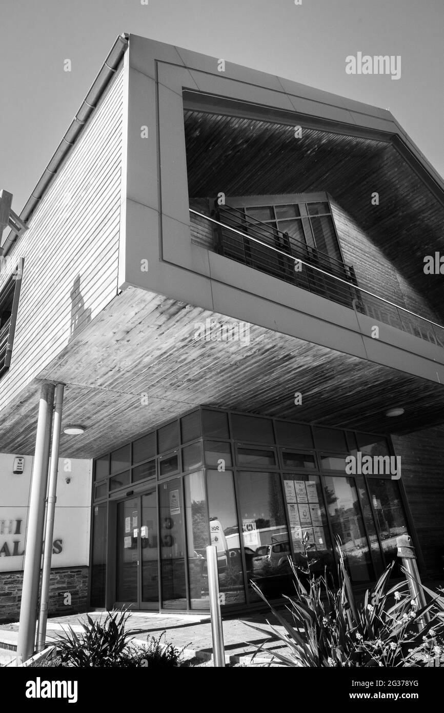 Wide angles view from the ground upwards of a modern office building of ...