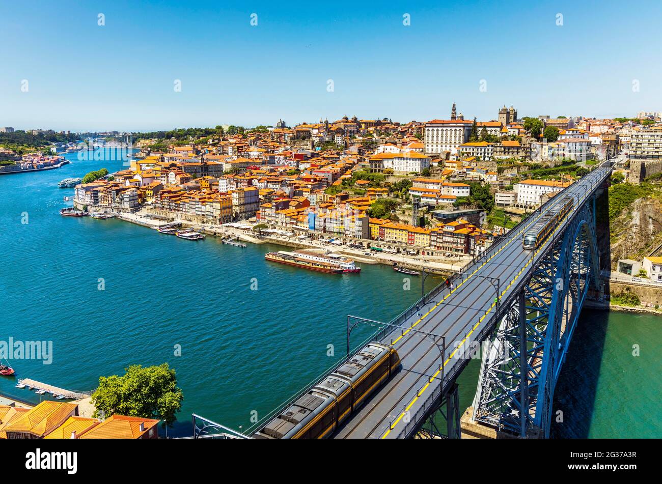 Beautiful panorama of city of Porto with famous bridge in the ...