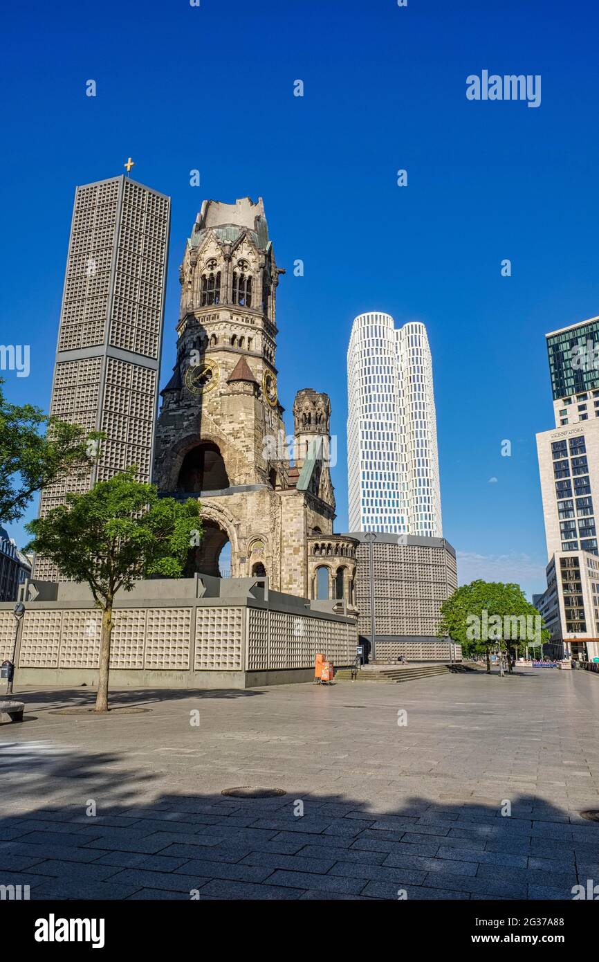 Kaiser Wilhelm Memorial Church and Upper West high-rise, Berlin ...