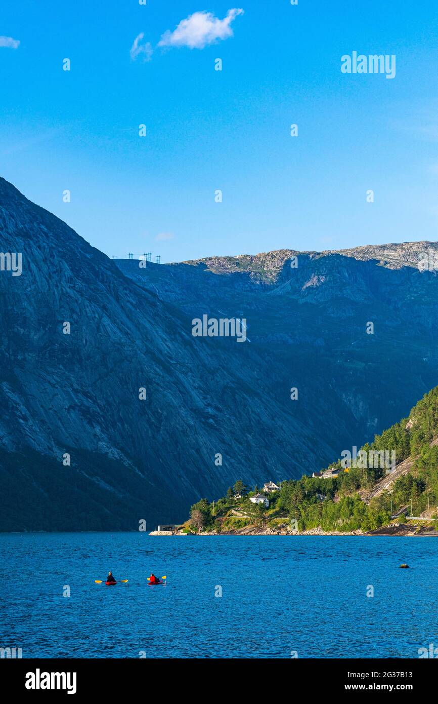 Eidfjord kayak hi-res stock photography and images - Alamy