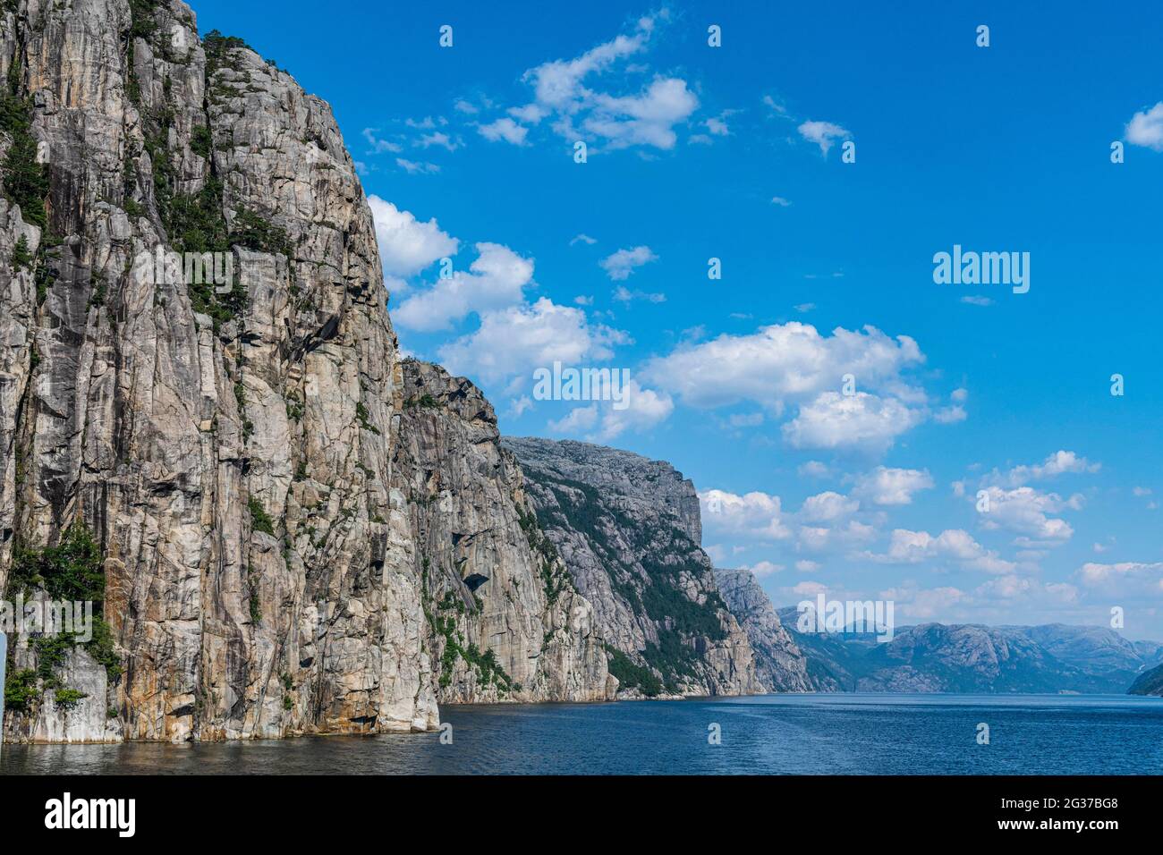 Rugged cliffs in hi-res stock photography and images - Alamy