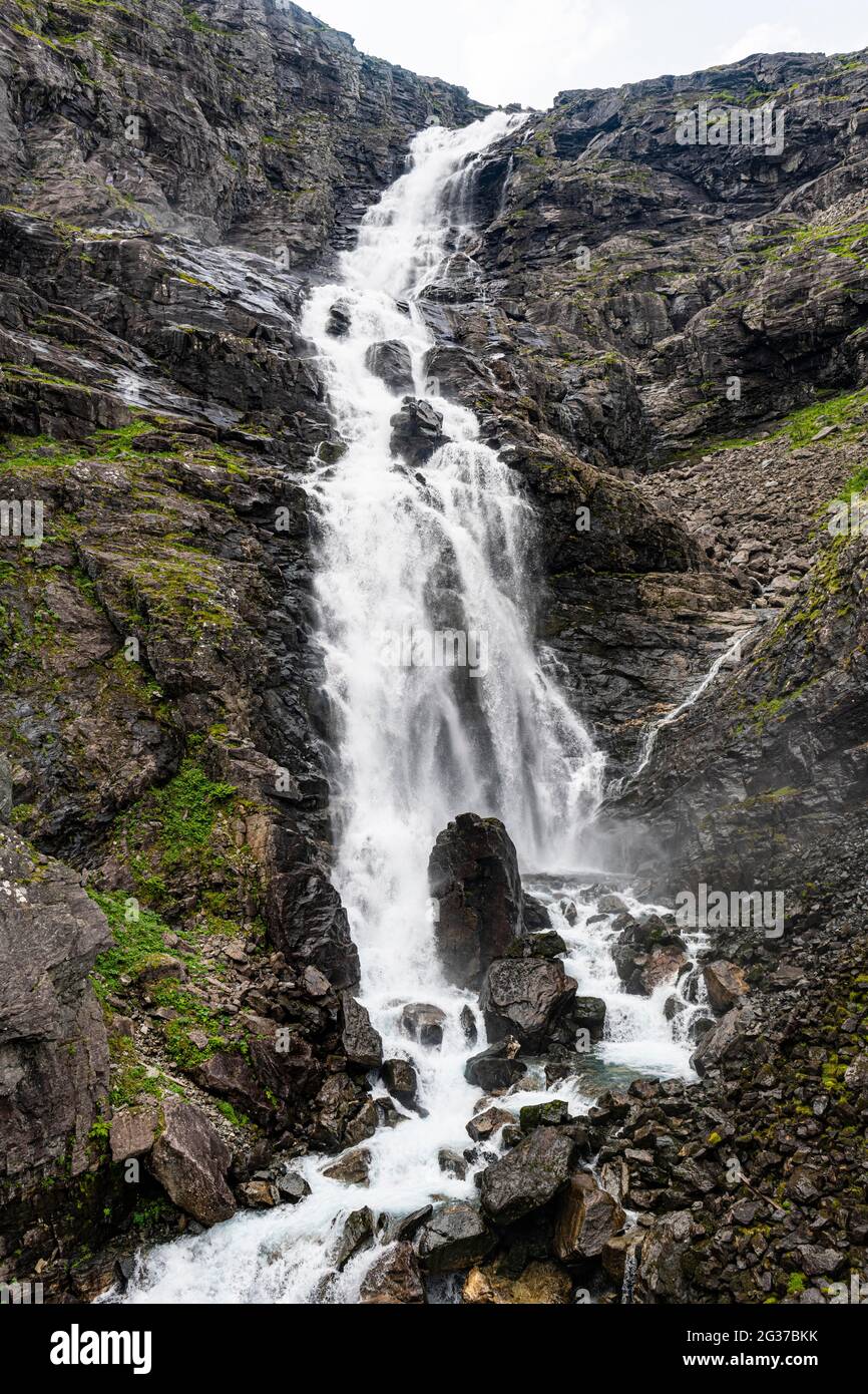 Attraction waterfall hi-res stock photography and images - Alamy