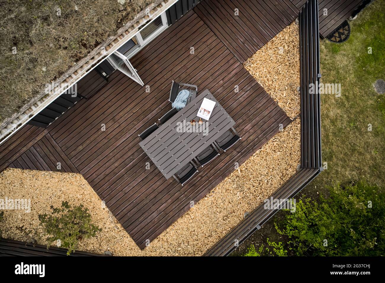 View housing outside from window hi-res stock photography and images ...