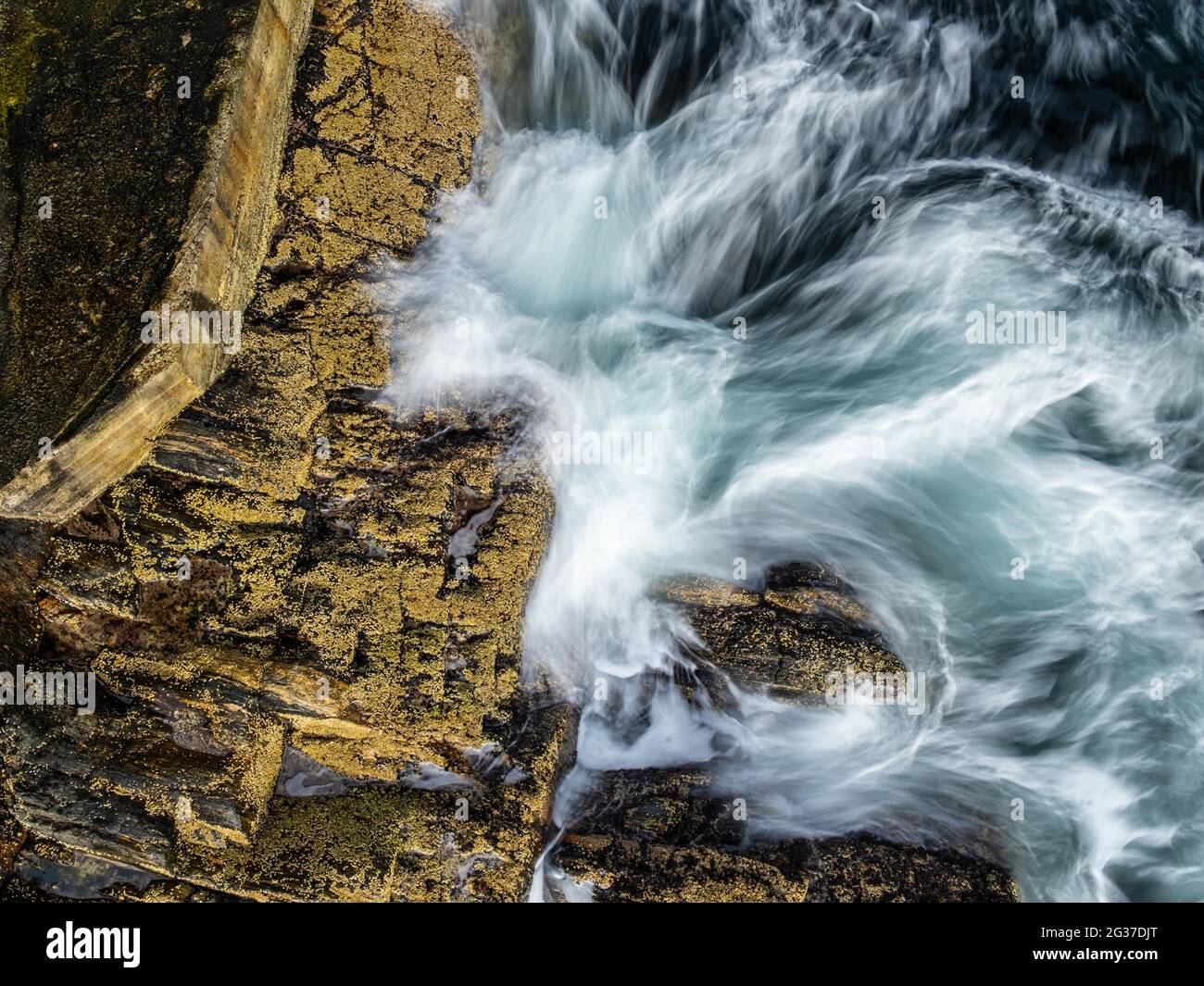 Incoming tide, Atlantic ocean road, Averoy, Norway Stock Photo - Alamy