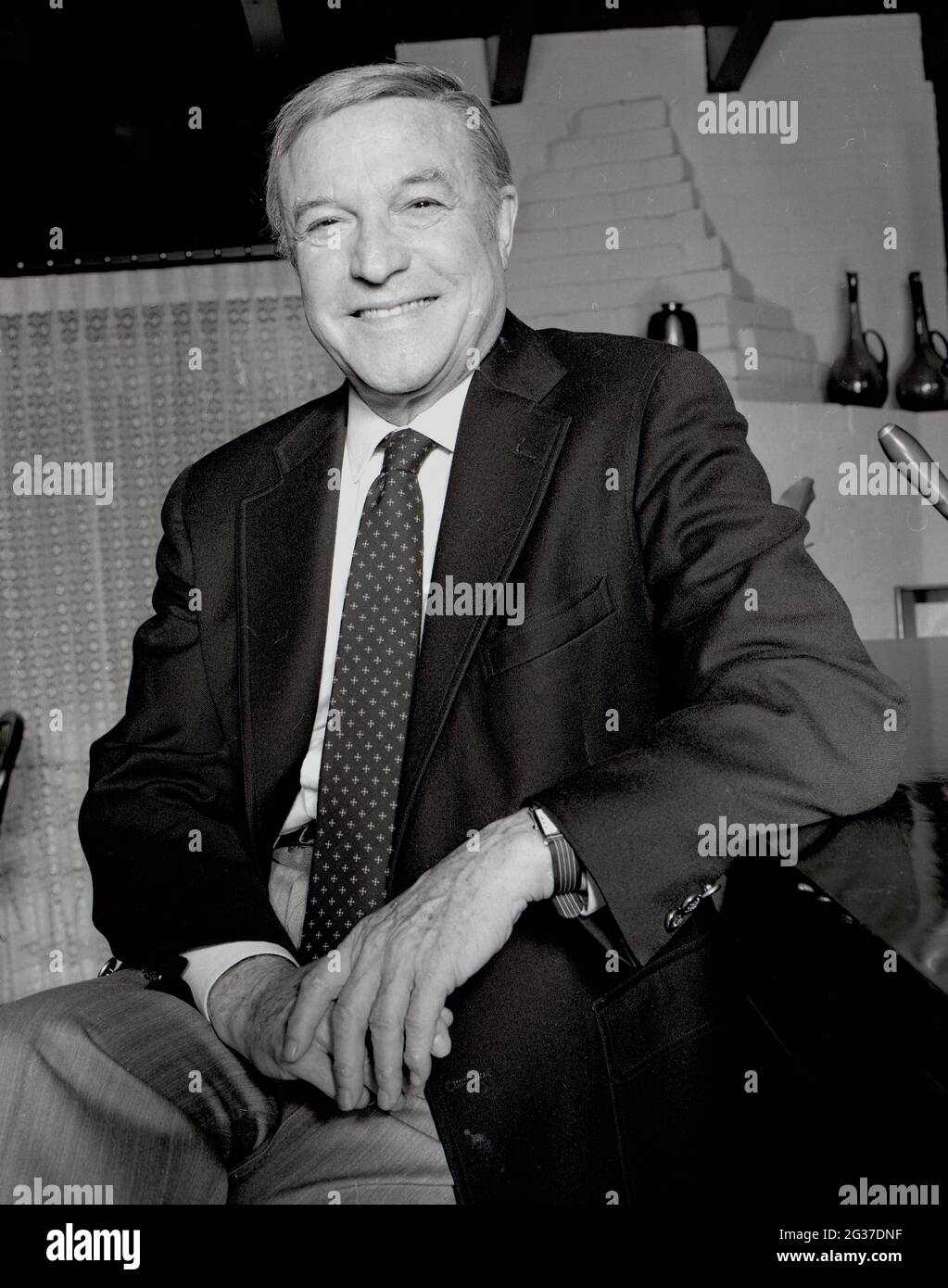 Gene Kelly American In Paris High Resolution Stock Photography and ...