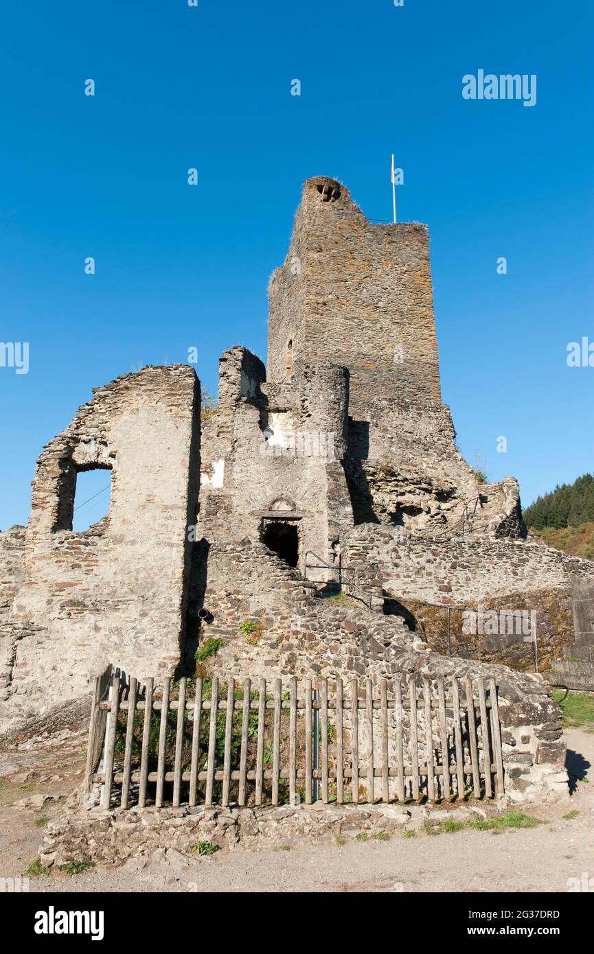 Medieval castle, castle ruins, wall remains and keep, Niederburg ...