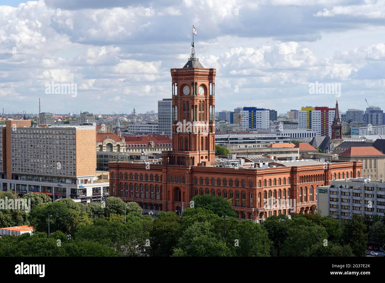 Berlin rotes rathaus hi-res stock photography and images - Alamy