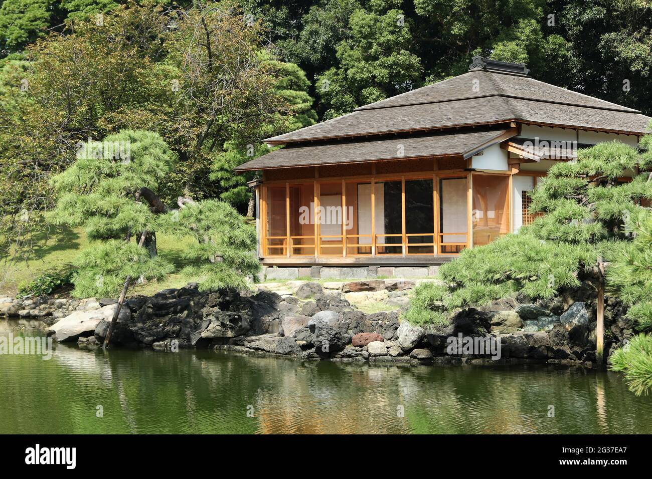 Nakajima No Ochaya tea house in Hamarikyu Gardens (japanese: Hama-rikyu ...