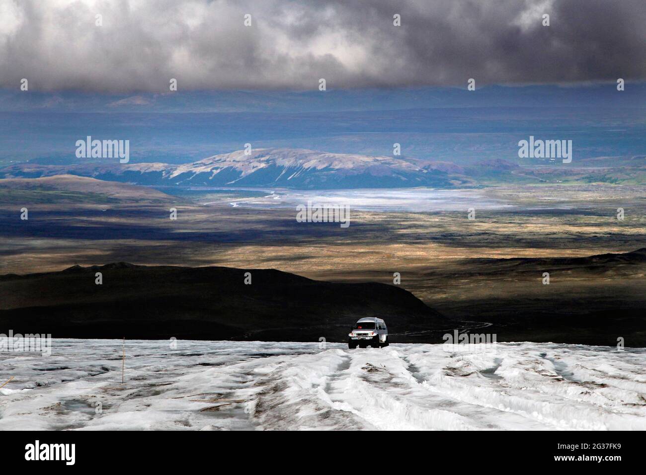 Glacier, Vehicle on glacier, Langjoekull, Highland, Central Iceland ...