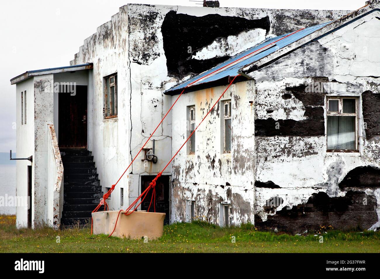 Fixed house hi-res stock photography and images - Alamy