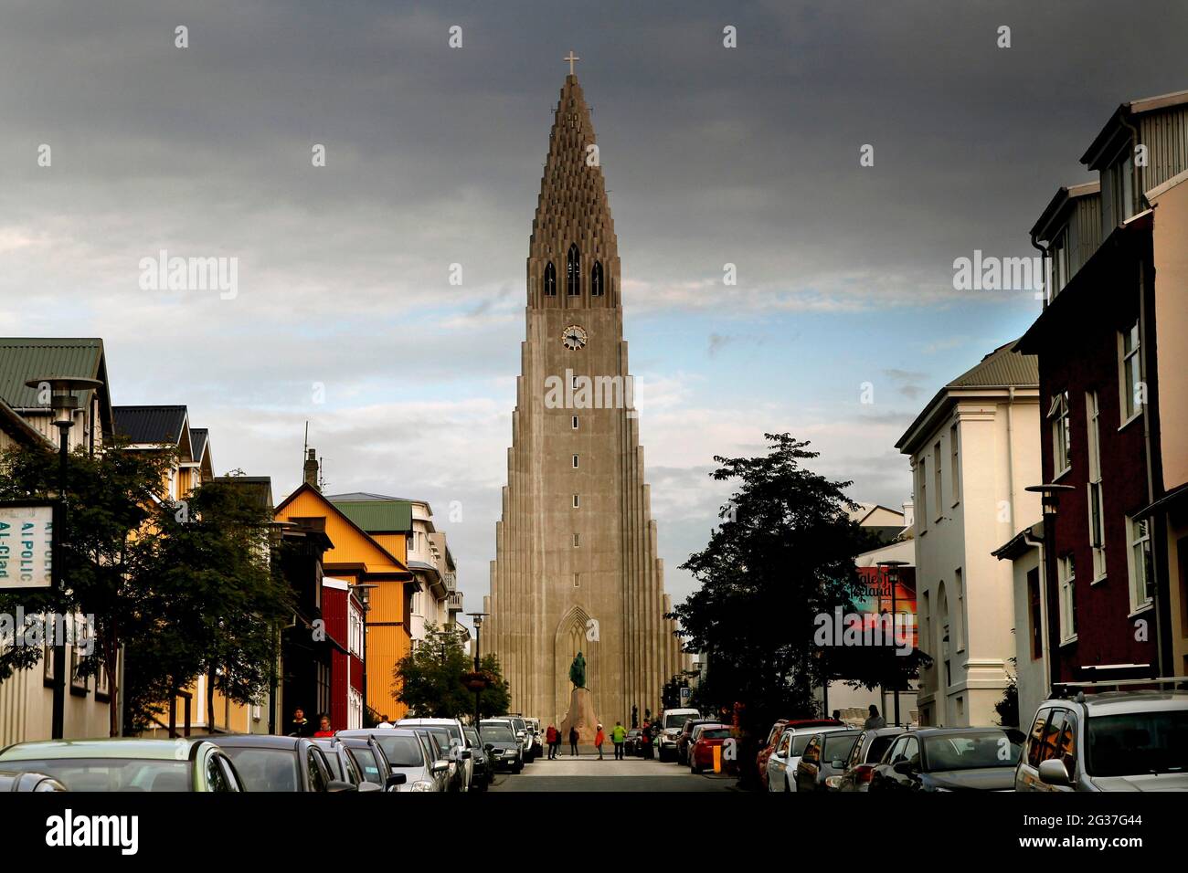 Hallgrimskirkja, church with concrete tower in the shape of column ...