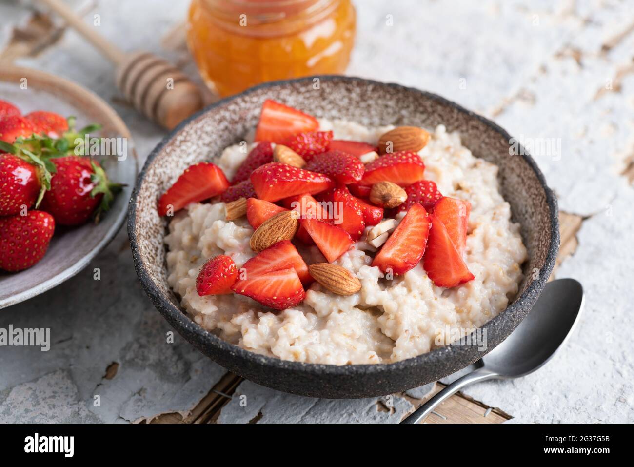 Food porridge hi-res stock photography and images - Alamy
