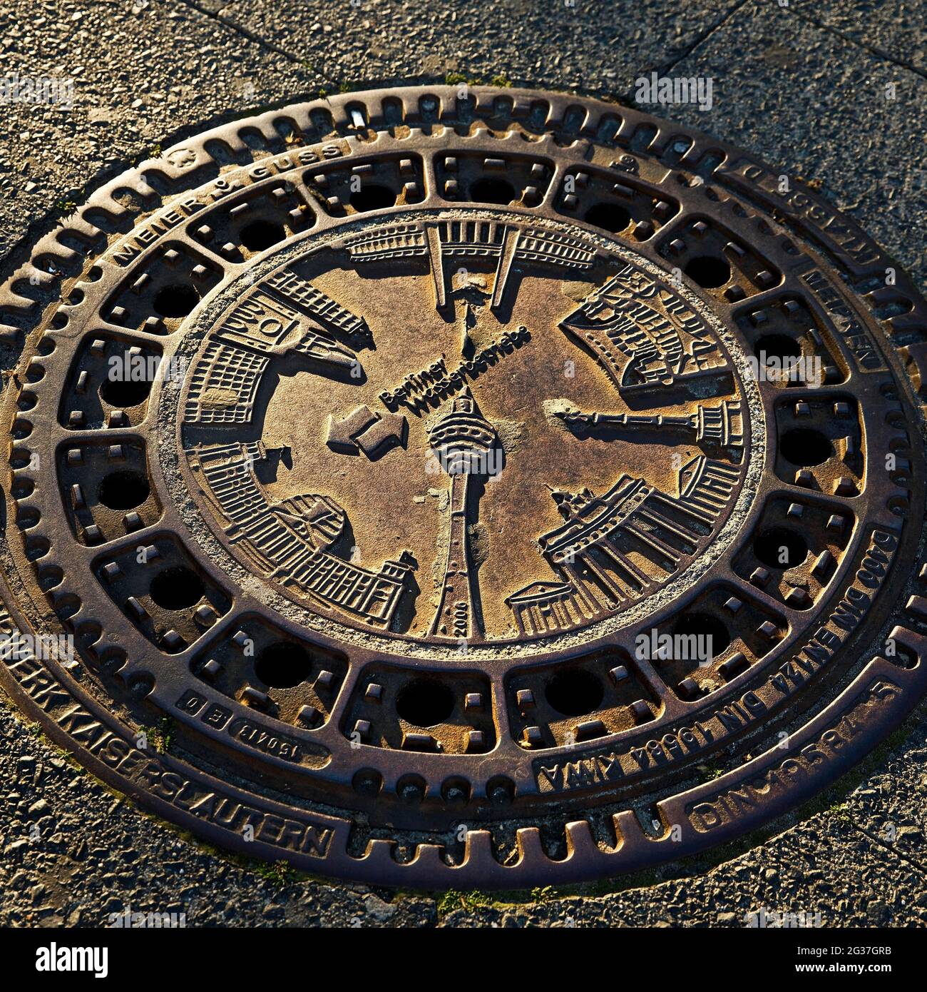 Berlin manhole hi-res stock photography and images - Alamy