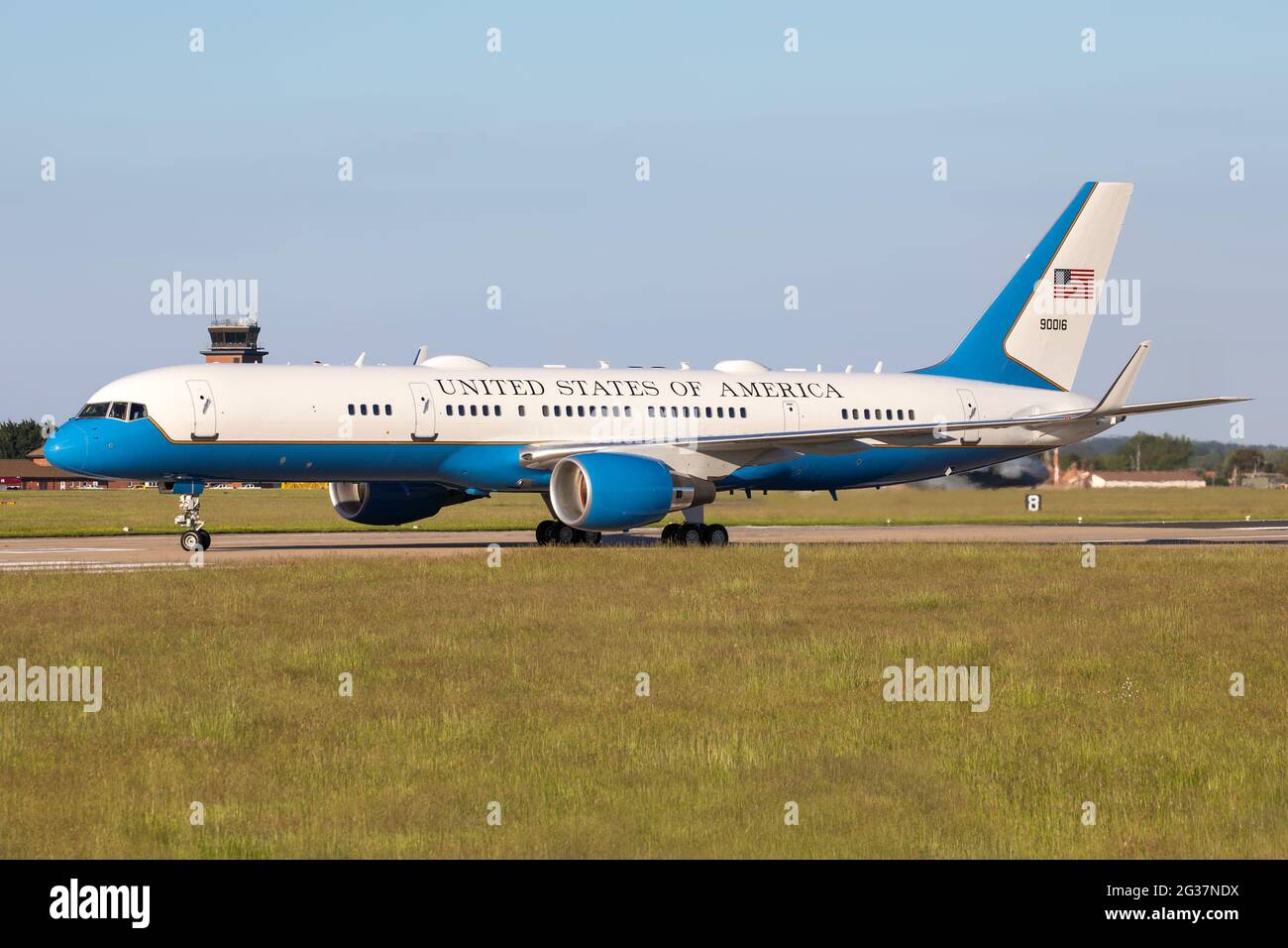 Boeing c 32 hi-res stock photography and images - Alamy
