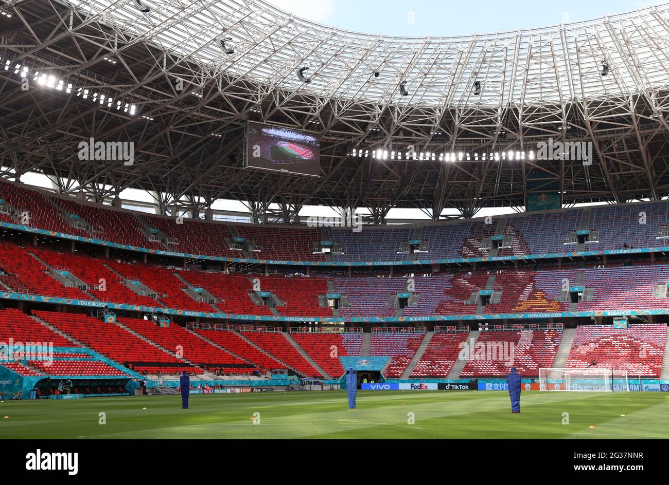 Puskas arena stadium hi-res stock photography and images - Alamy
