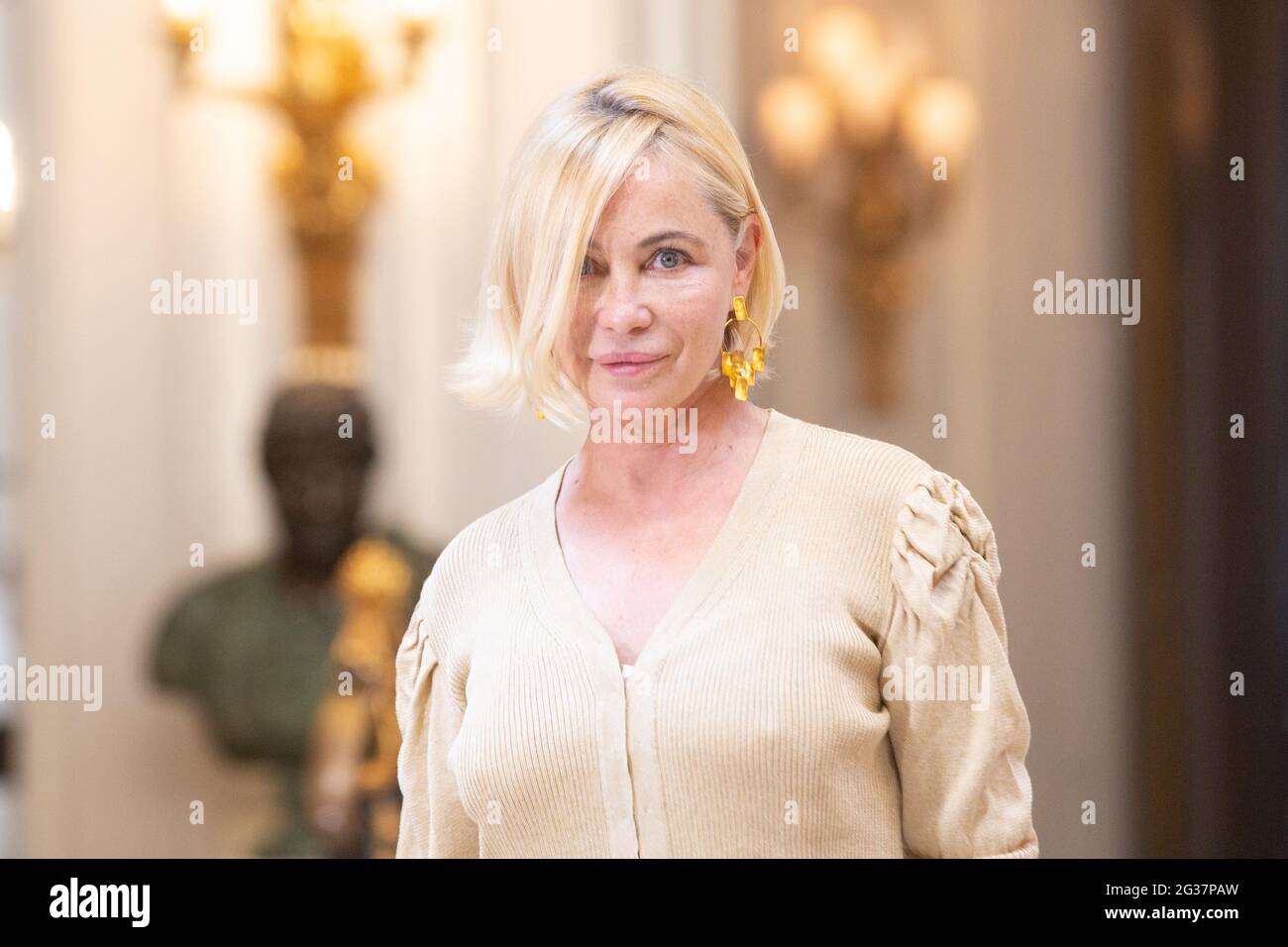 Emmanuelle beart coeur hi-res stock photography and images - Alamy