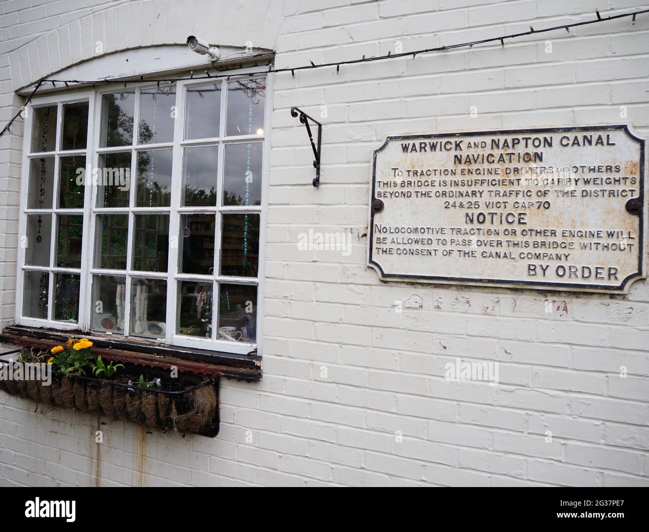 Vintage canal sign hi-res stock photography and images - Alamy