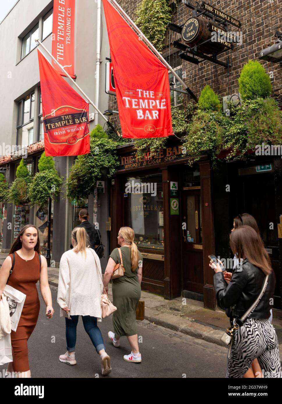 Famous irish people hi-res stock photography and images - Alamy