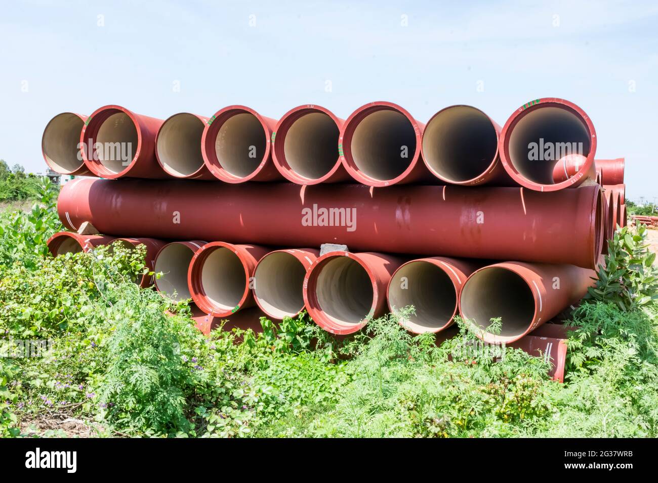 Circle pipe hi-res stock photography and images - Alamy