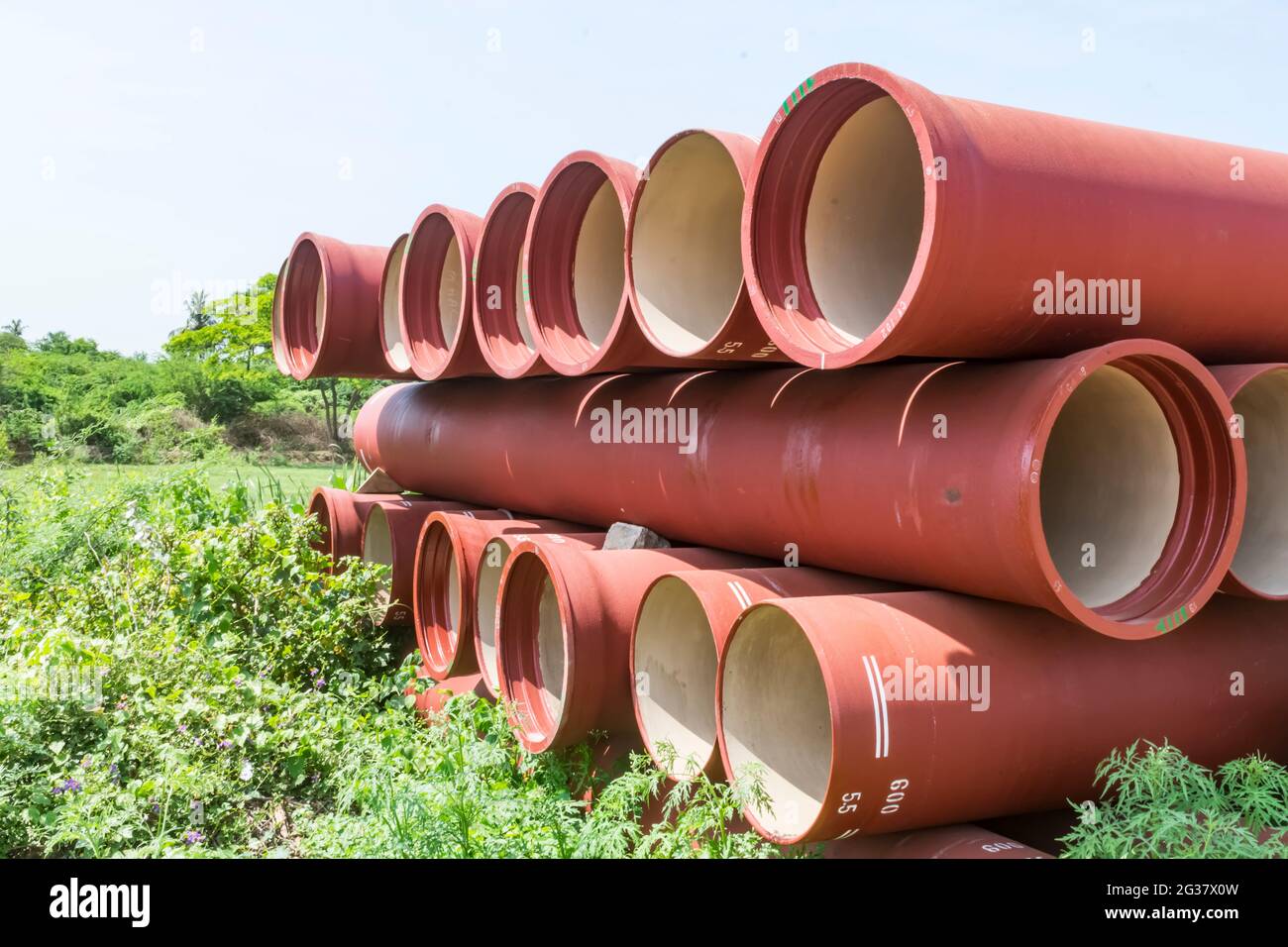 Circle of iron hi-res stock photography and images - Alamy