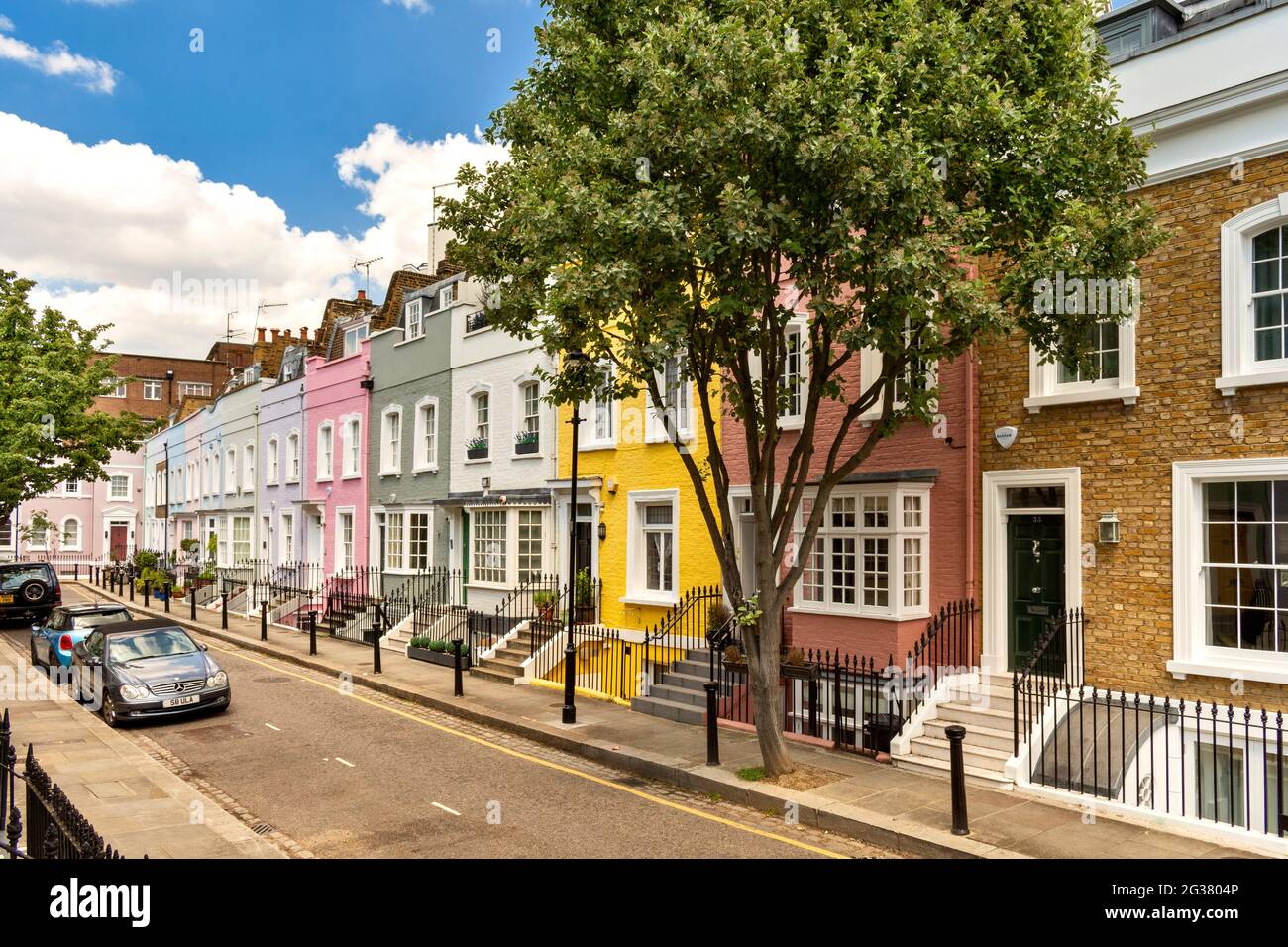 LONDON ENGLAND CHELSEA BYWATER STREET OFF KINGS ROAD A SPLENDID ROW OF ...
