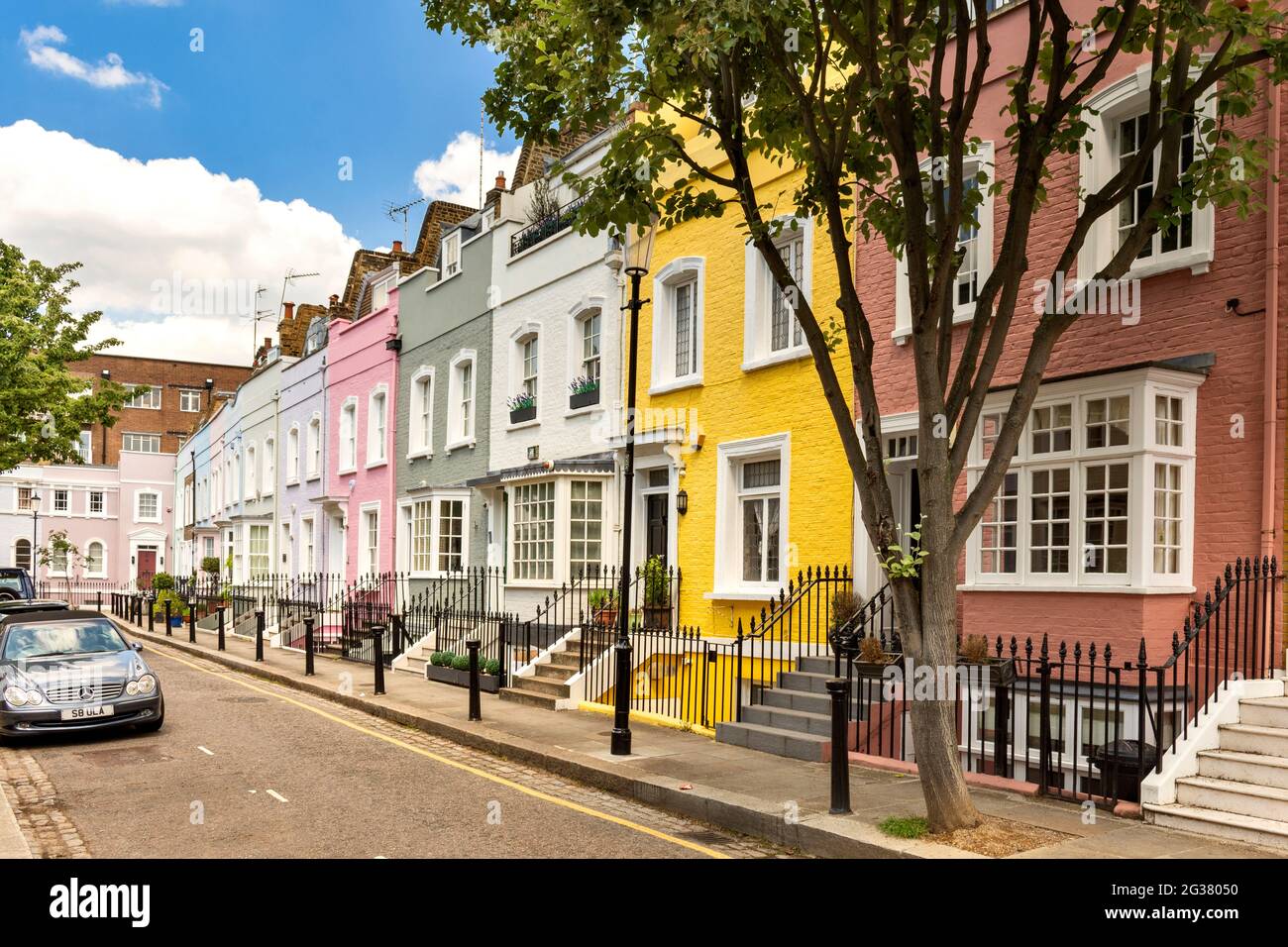 Chelsea street houses hi-res stock photography and images - Alamy