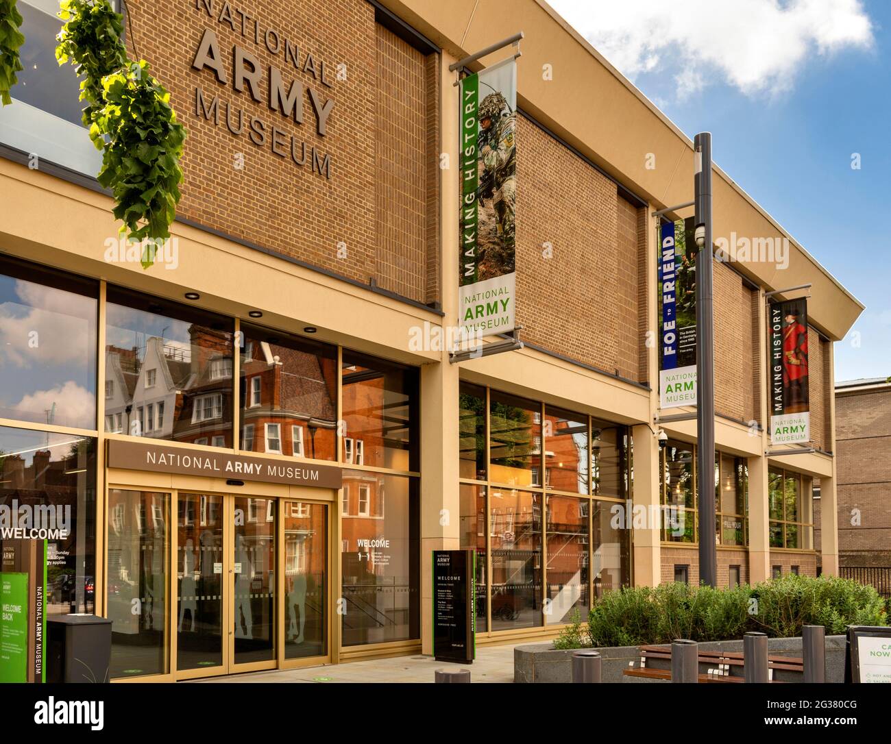 National army museum hi-res stock photography and images - Alamy