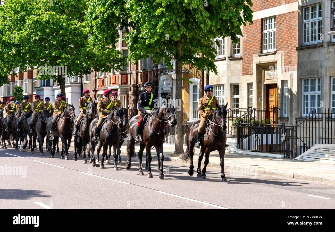 Household cavalry mounted regiment hi-res stock photography and images ...