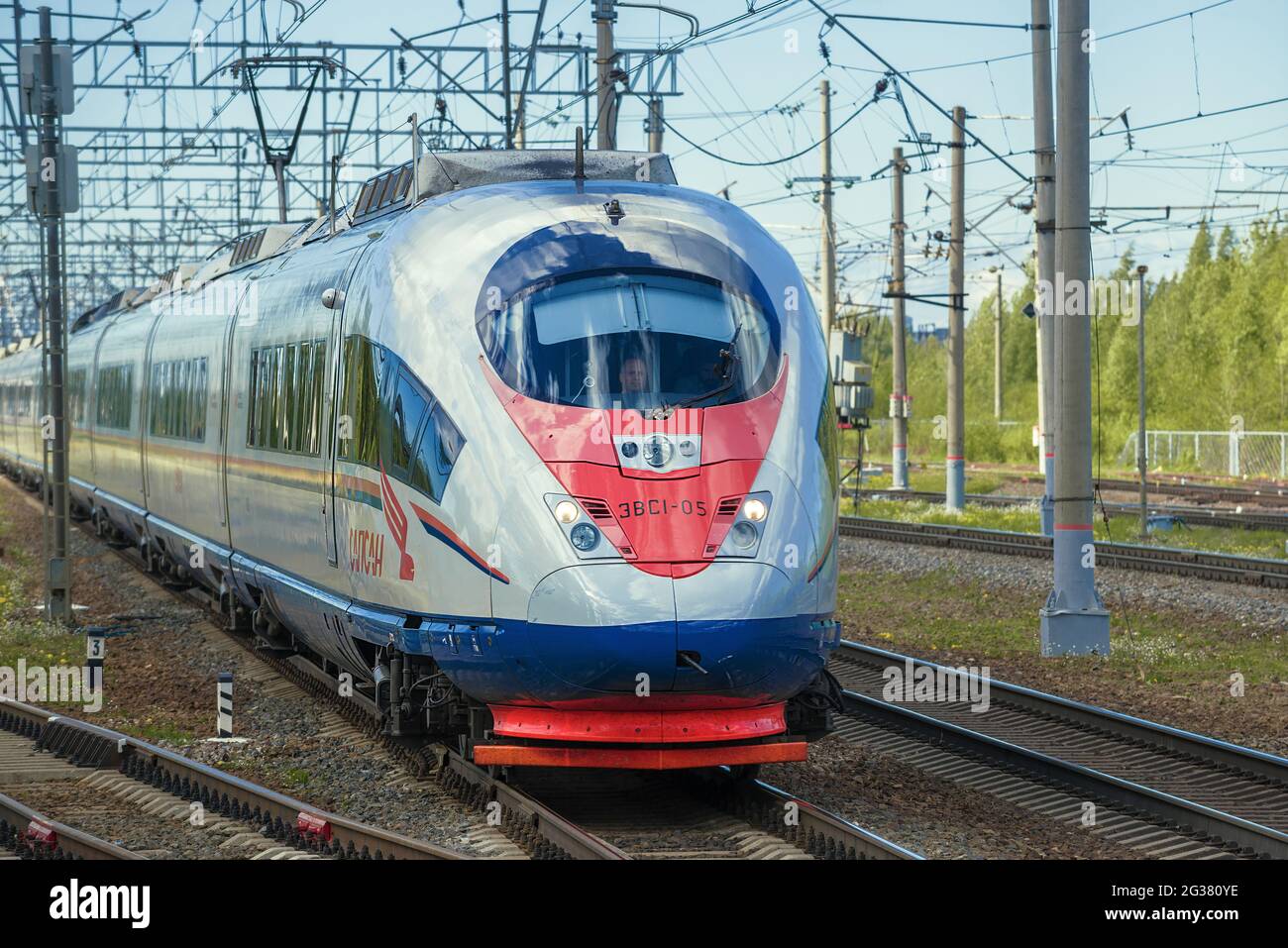 Falcon train hi-res stock photography and images - Alamy