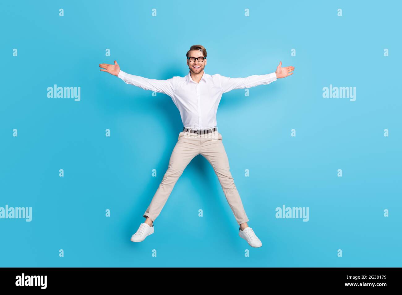 Star jump office hi-res stock photography and images - Alamy
