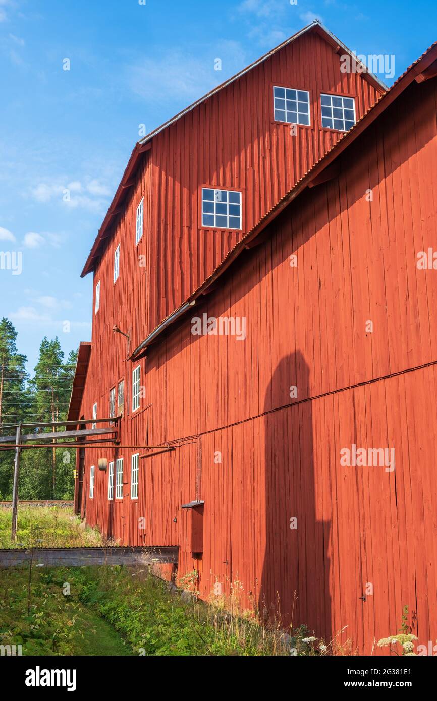 Old red barn for peat in the country Stock Photo - Alamy