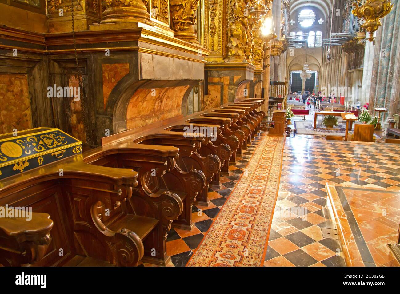 Choir bench hi-res stock photography and images - Alamy