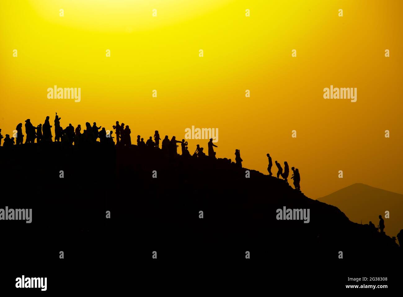 Medina - Saudi Arabia: Jabal Uhud. Muslim tourists and pilgrims ...