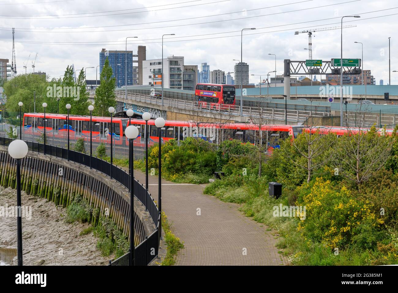 Bridge house canning town hi-res stock photography and images - Alamy