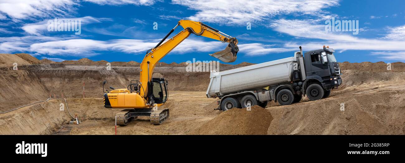 Bagger hi-res stock photography and images - Alamy