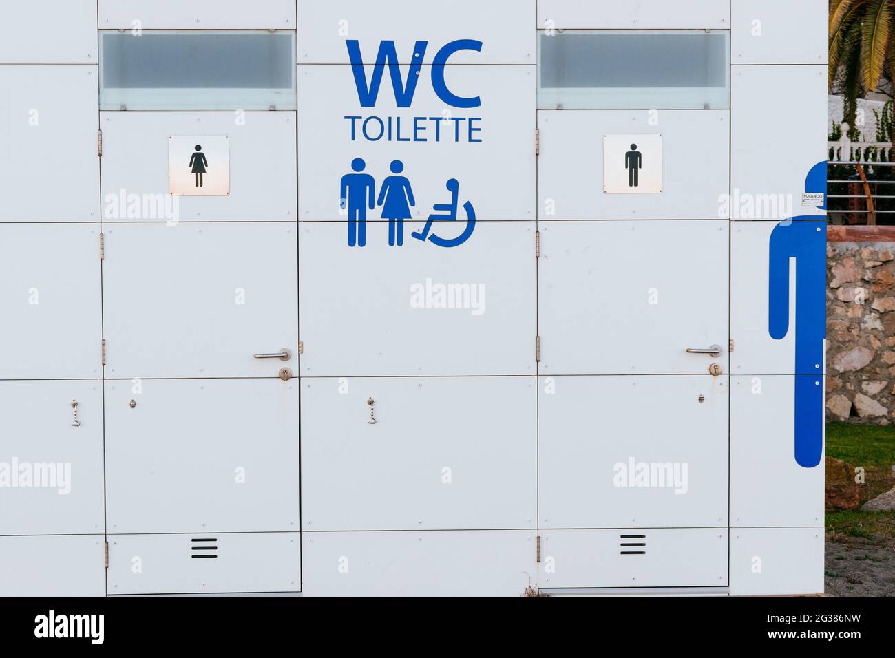 Public Toilet Beach High Resolution Stock Photography and Images - Alamy
