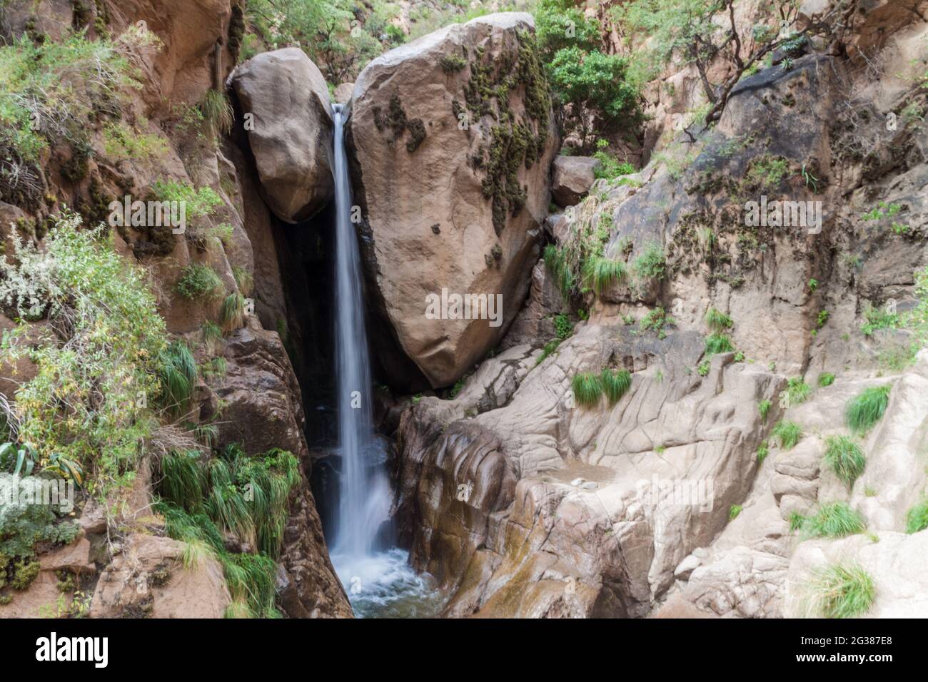 Tall waterfall hi-res stock photography and images - Alamy