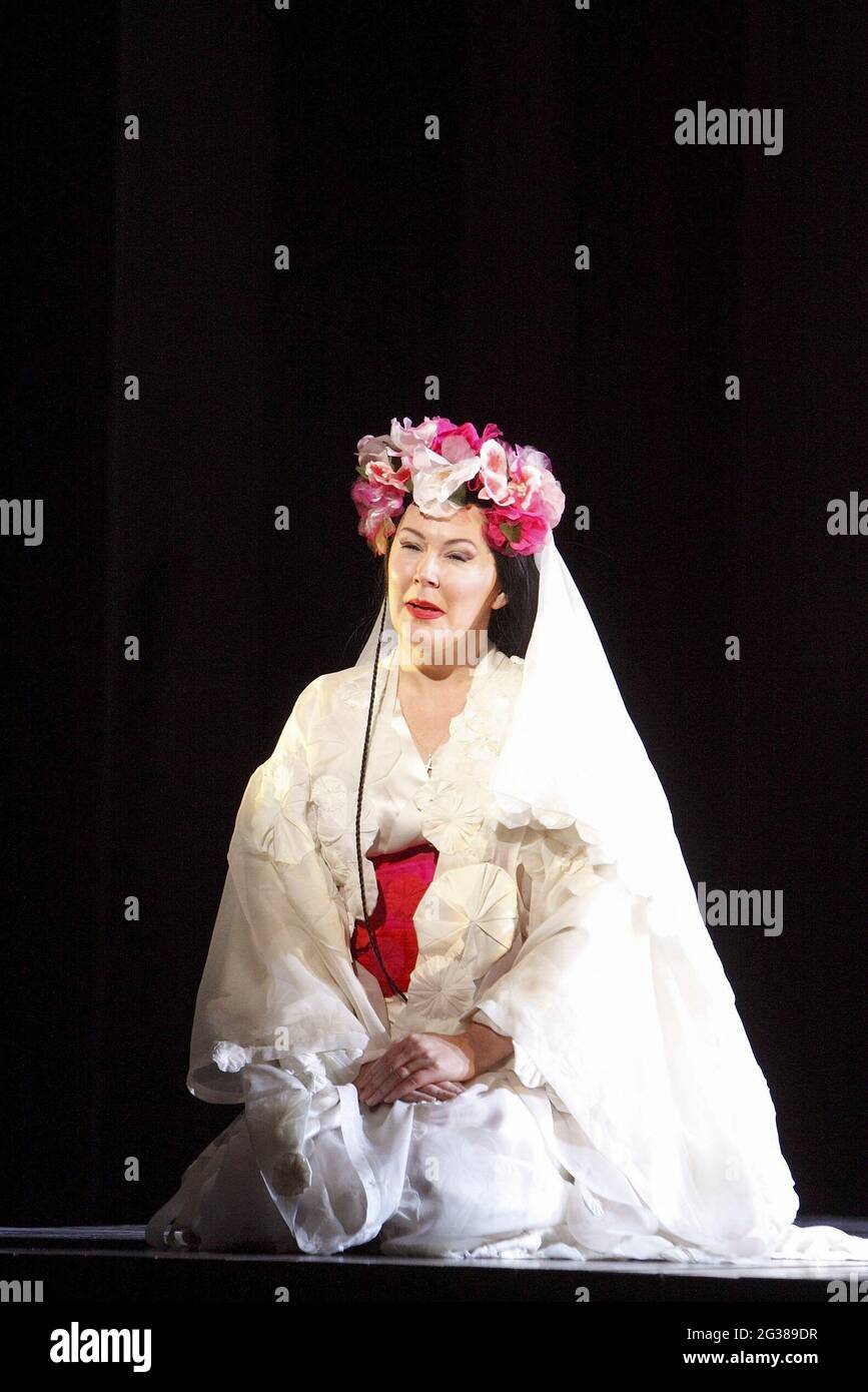 Puccini opera libretto hi-res stock photography and images - Alamy