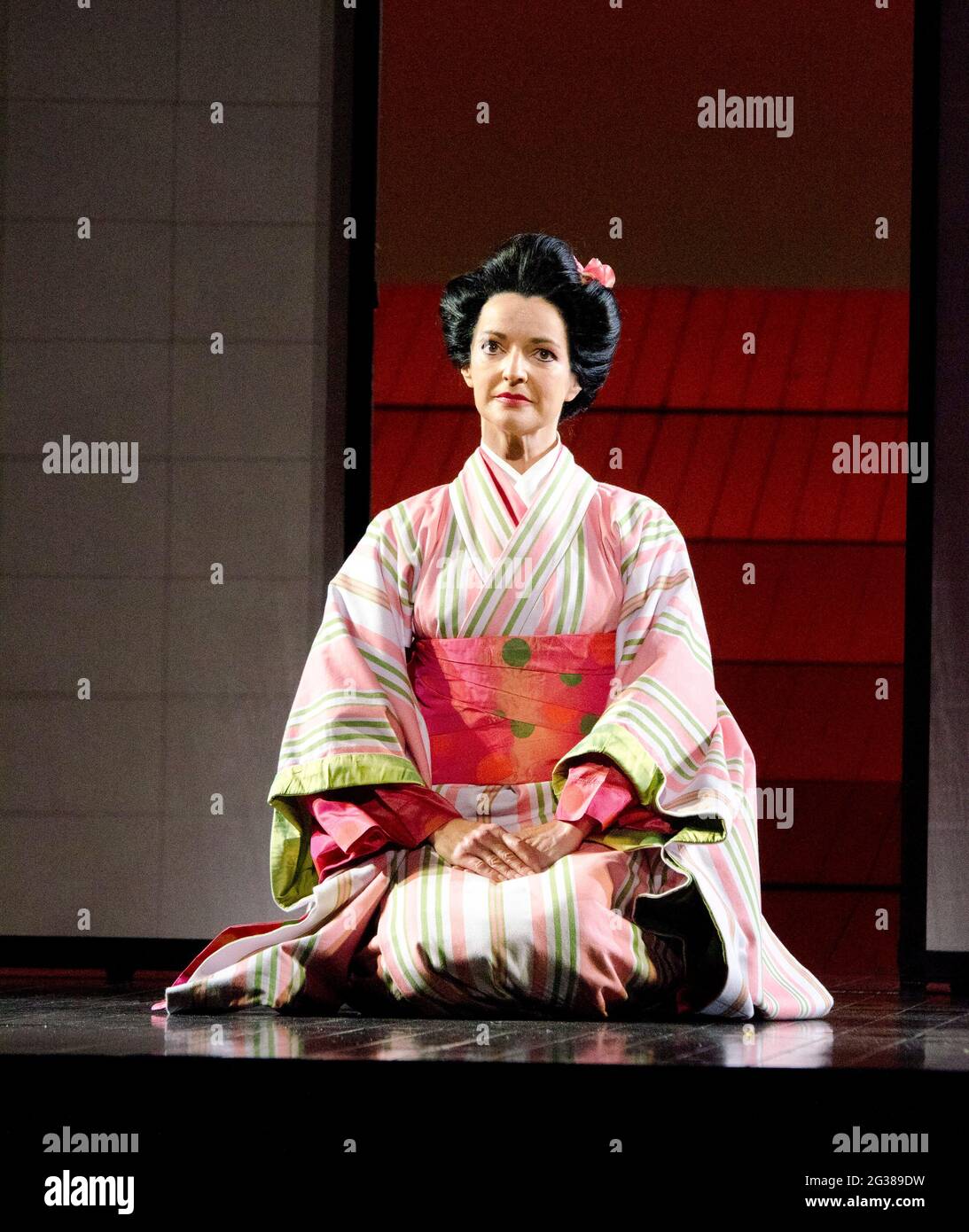 Choreographer carolyn choa hi-res stock photography and images - Alamy