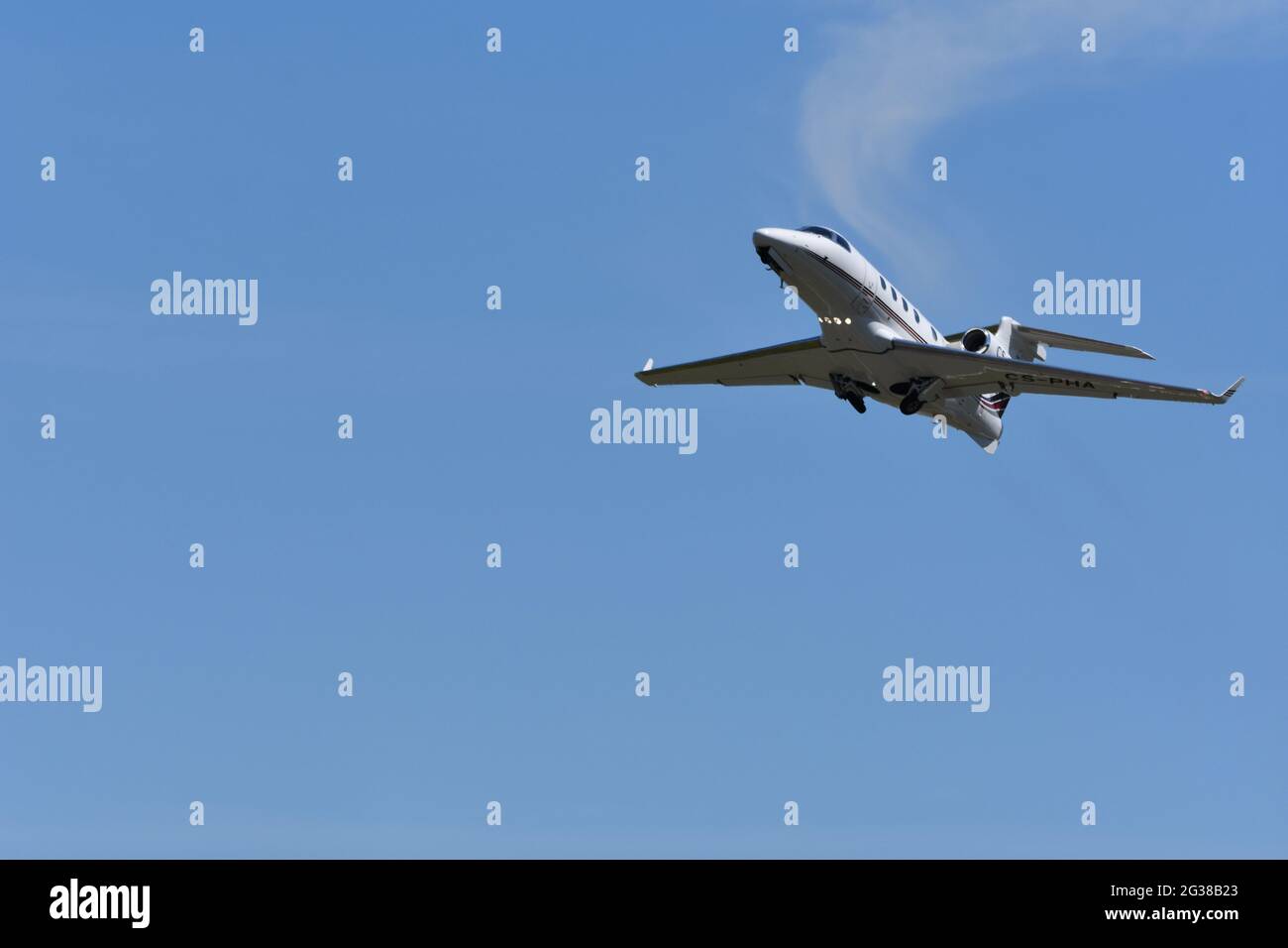 Embraer phenom 300 hi-res stock photography and images - Alamy