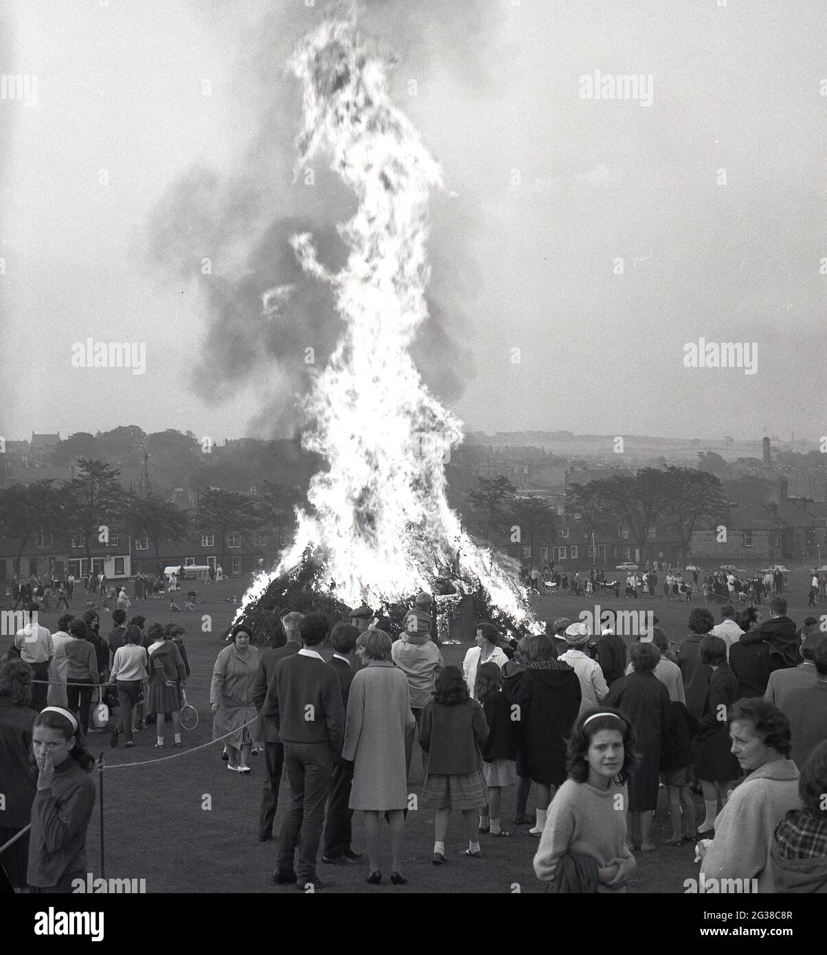 Fireworks children 1960s hi-res stock photography and images - Alamy