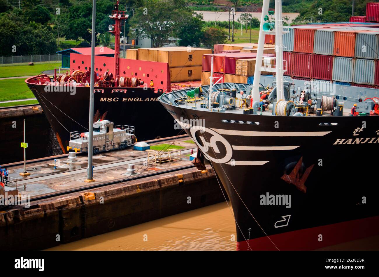 Panama canal lock system lock hi-res stock photography and images - Alamy