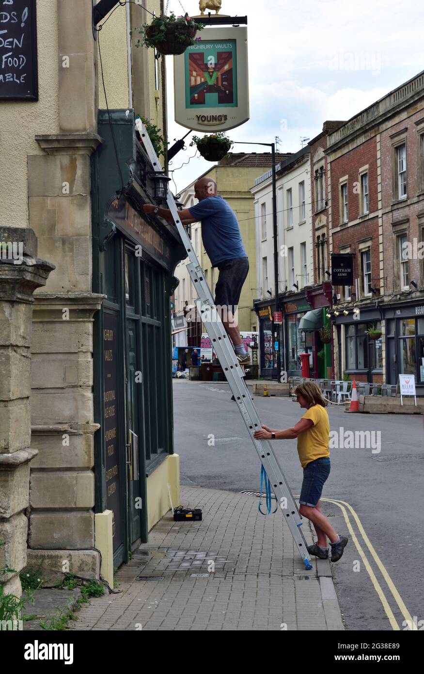 Ladder safety hi-res stock photography and images - Alamy