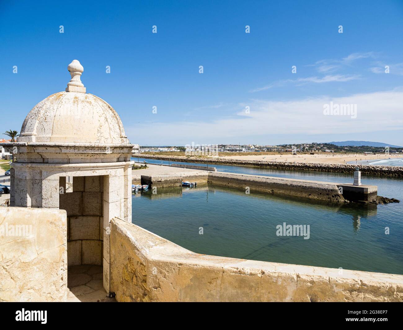 The old fort on the seafront in Lagos, Portugal Stock Photo - Alamy