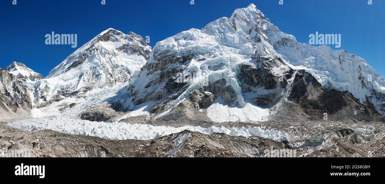Khumbu icefall everest hi-res stock photography and images - Alamy