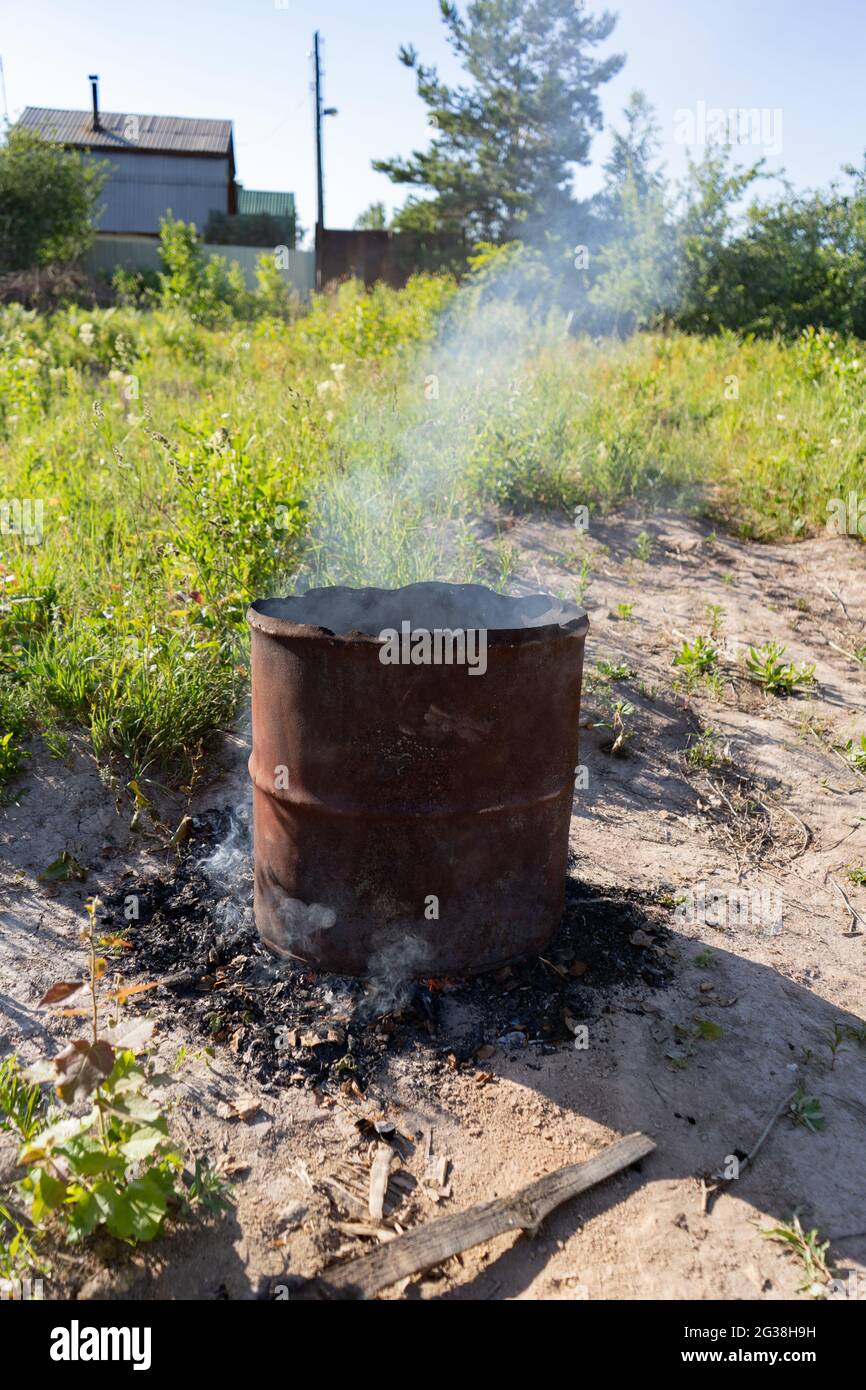 Burn barrel rubbish hi-res stock photography and images - Alamy