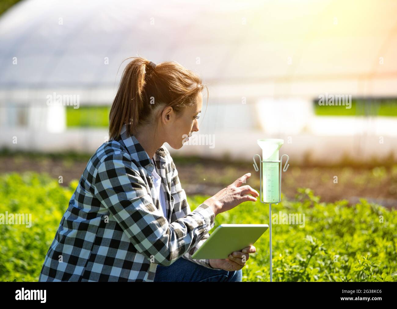 Measure rainfall hi-res stock photography and images - Alamy