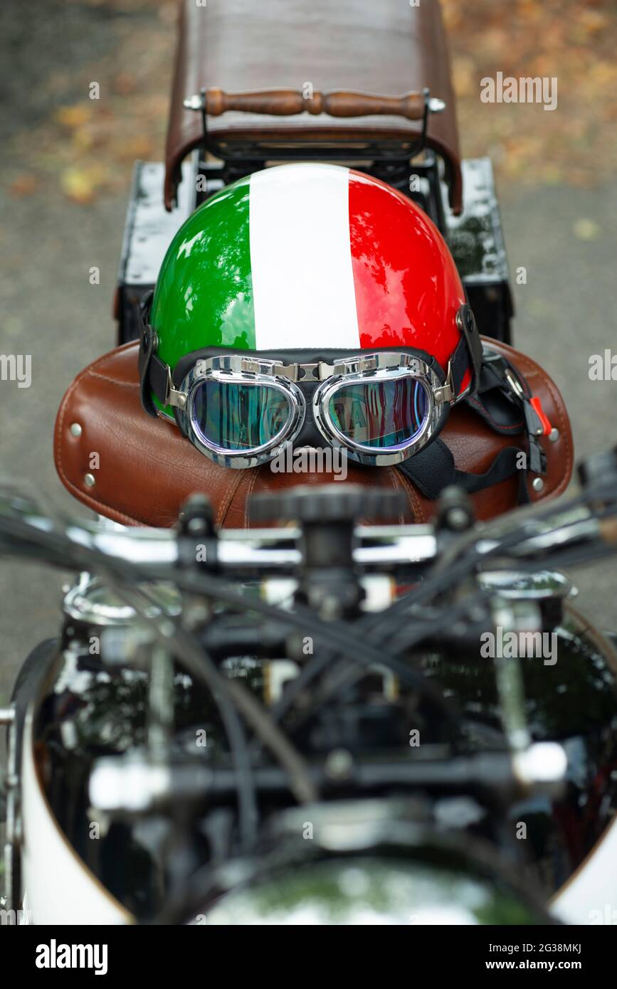 Italian motorcycle symbol hi-res stock photography and images - Alamy